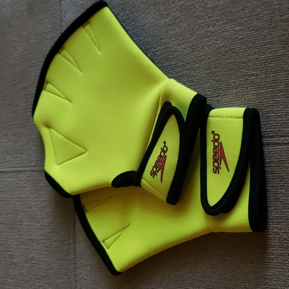 Speedo | Accessories | Speedo Resistance Gloves | Poshmark